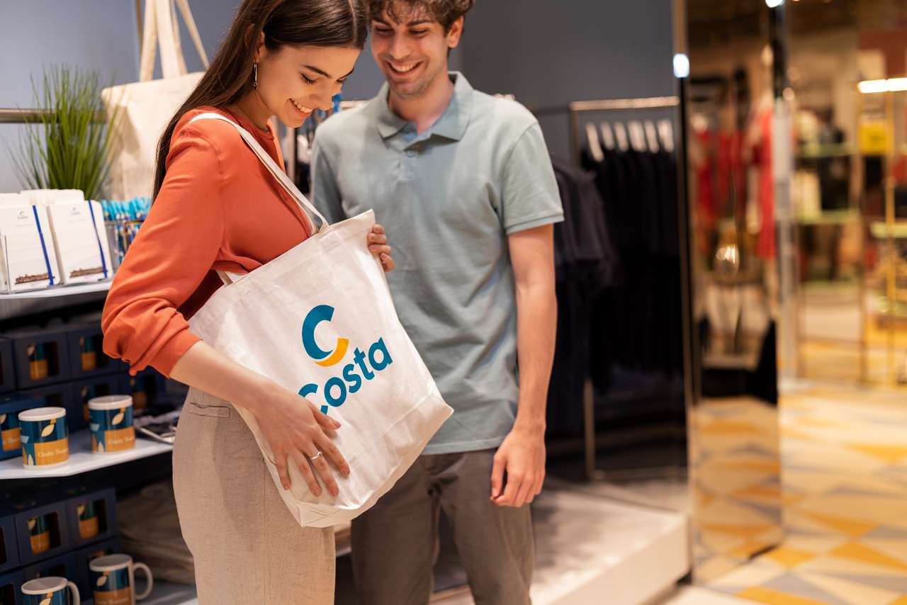 Costa Smeralda: routes, photos, cabins and decks | Costa Cruises